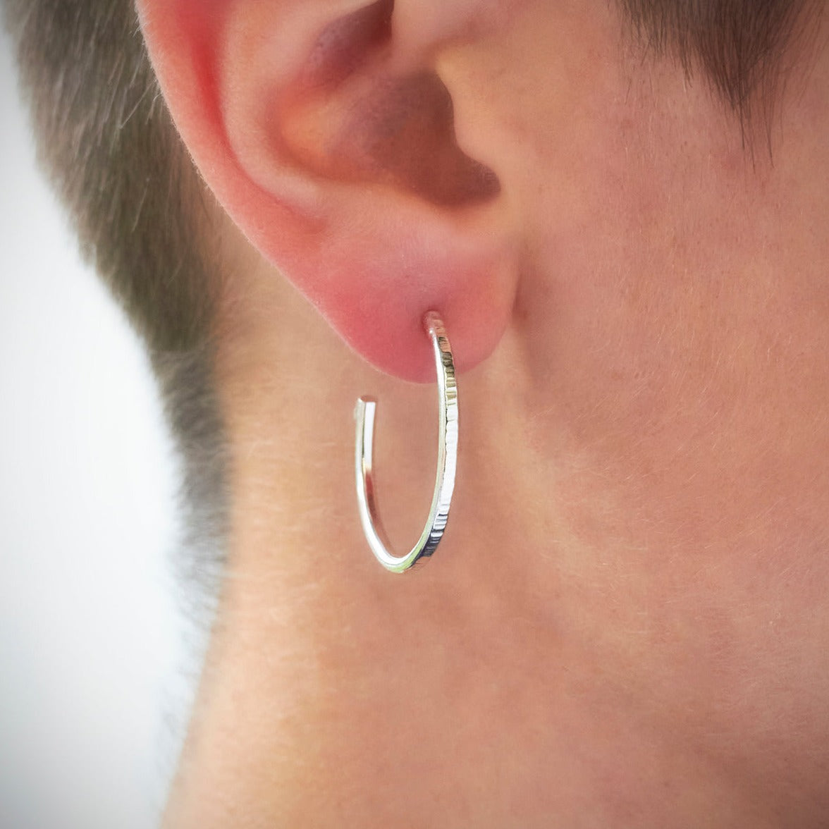 Silver Midi Stacking Hoop Hammered Lines Earrings – Emma White & The ...
